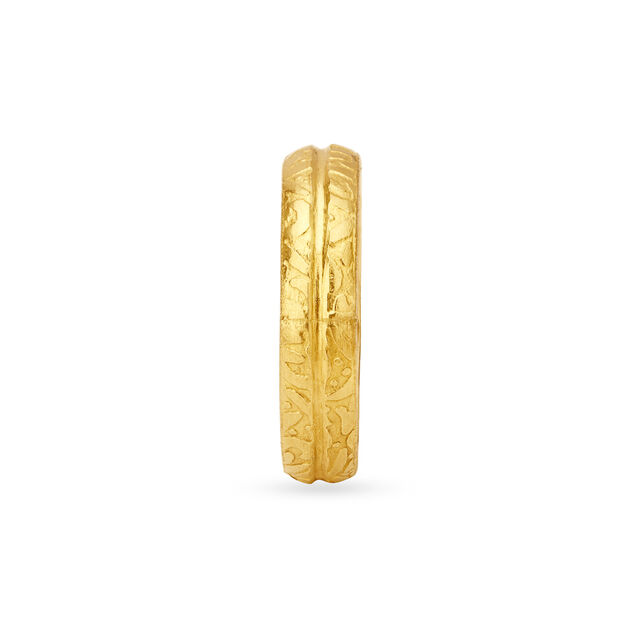 Captivating Multifinish Gold Finger Ring for Men